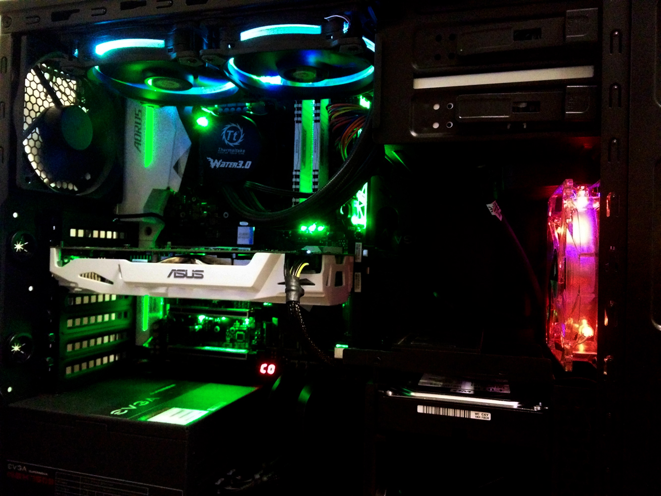 Black & White PC Build €1150 : r/buildapc